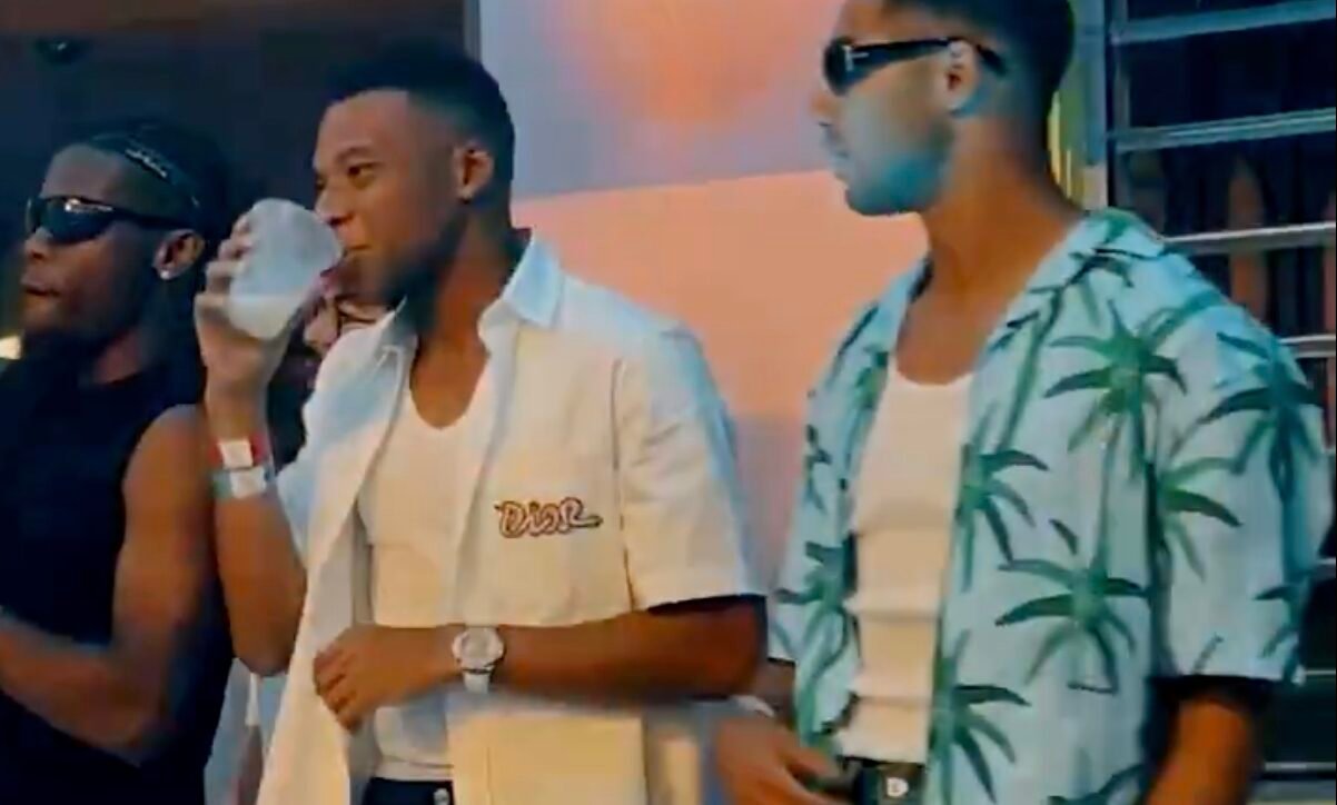 VIDÉO. Mbappé et Hakimi se détendent au concert de Bad Bunny à Porto Rico